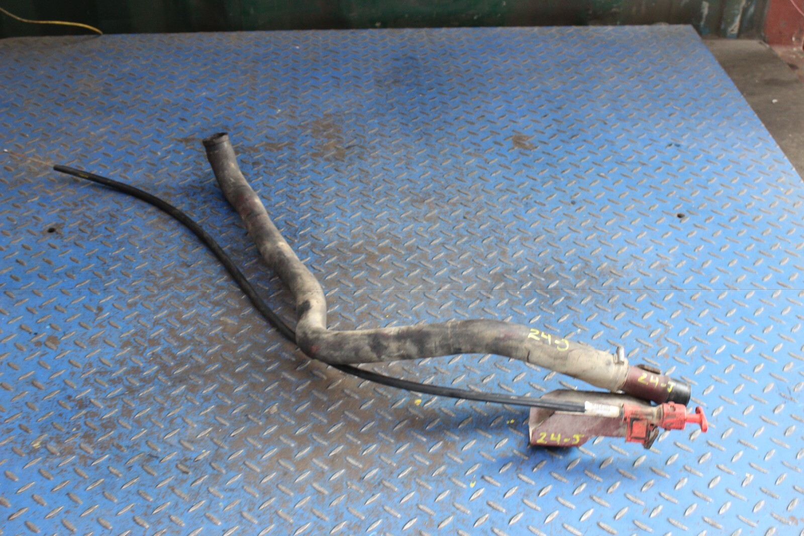 2011 MACK MP8 OIL FILL TUBE WITH DIPSTICK P/N: 21363859 | eBay