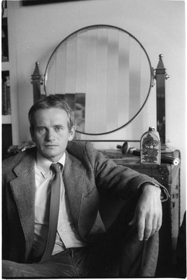 English Travel Writer And Journalist Bruce Chatwin In His Home Old ...