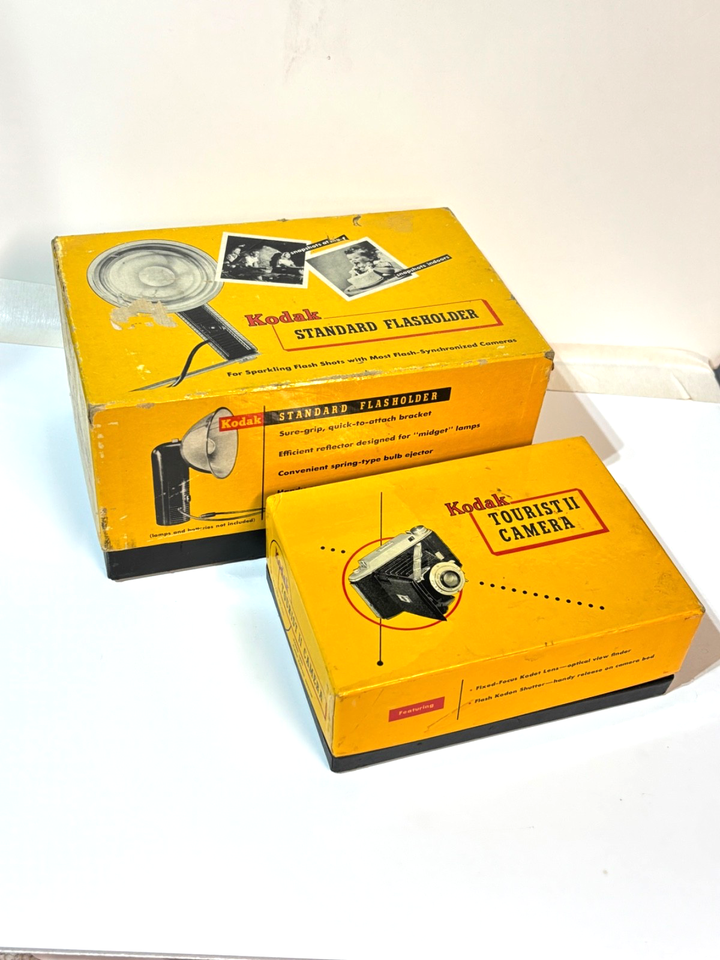 Vintage '50s Kodak Tourist II Camera + Standard Flasholder, Bulbs and ...