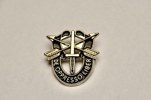 De Oppresso Liber Lapel Pin US Army Special Forces Group SFG Green ...