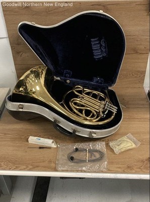 C G Conn French Horn Bundle W/Connstellation 7BW Mouthpiece in Hard ...