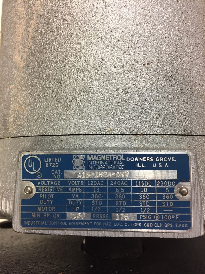 Magnetrol Liquid Level Control Cat #A15-1H2A-AKY 120/240V 4" 125 ...