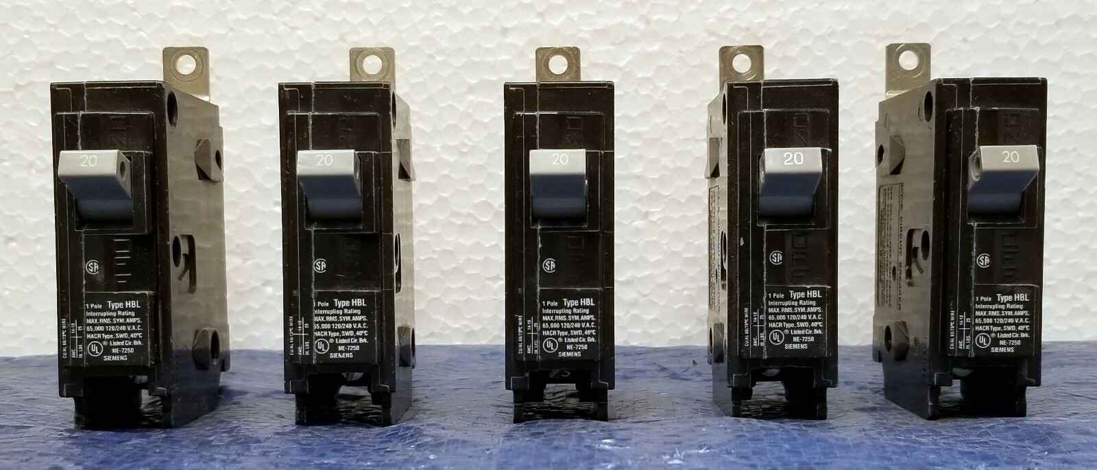 LOT (5) ITE Siemens 20 Amp 240 Volt 1 Pole Type HBL Breaker - B120HH | eBay
