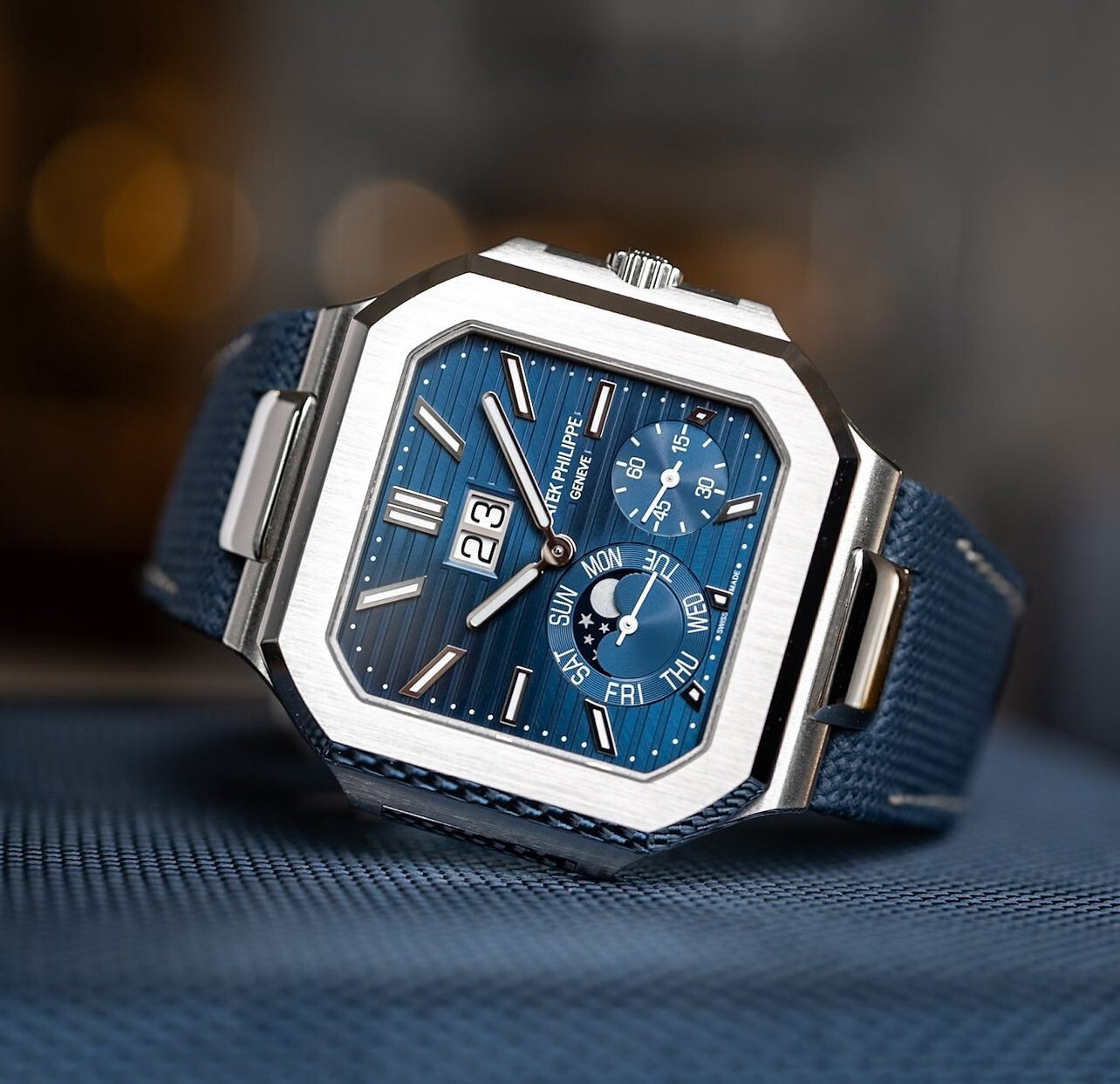 Patek Philippe 5822P-001 Cubitus Platinum Moonphase with Blue Dial ...