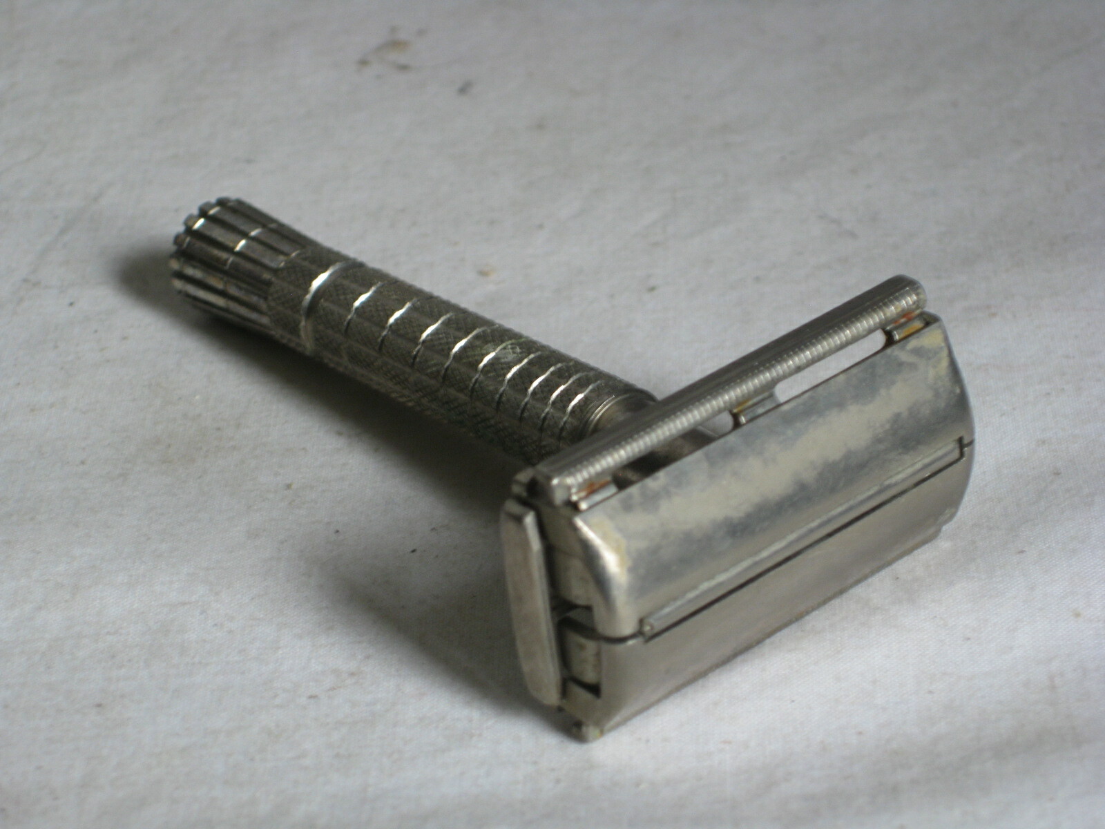 vintage Gillette metal handle shaver shaving safety razor blade holder ...