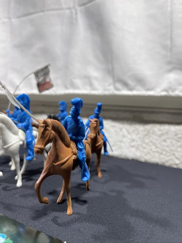 CTS Alamo Round Hat And Helmet Cavalry Toy Soldier Lot Of 50 And 2 BAG ...