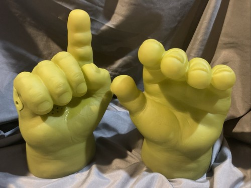 Shrek 2 Be an Ogre Kit Hands Green Electronic Talking Works Hasbro 2004 ...