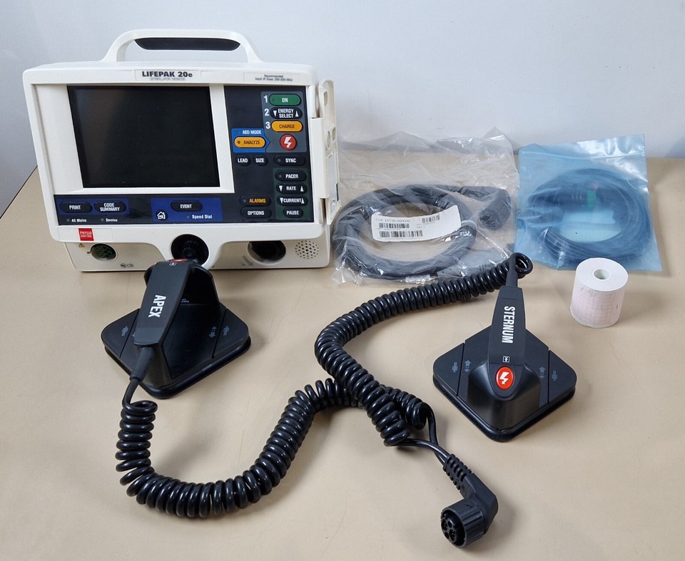 LifePak 20E monitor with hard paddle + ECG cable + therapy cable - 2018 ...