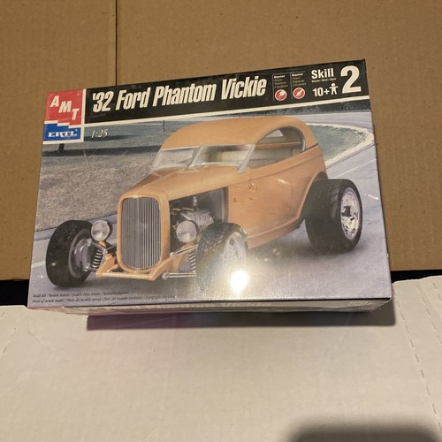 AMT ETRL 1:25 SCALE “1932 FORD PHANTOM VICKIE” Sealed New MODEL KIT ...