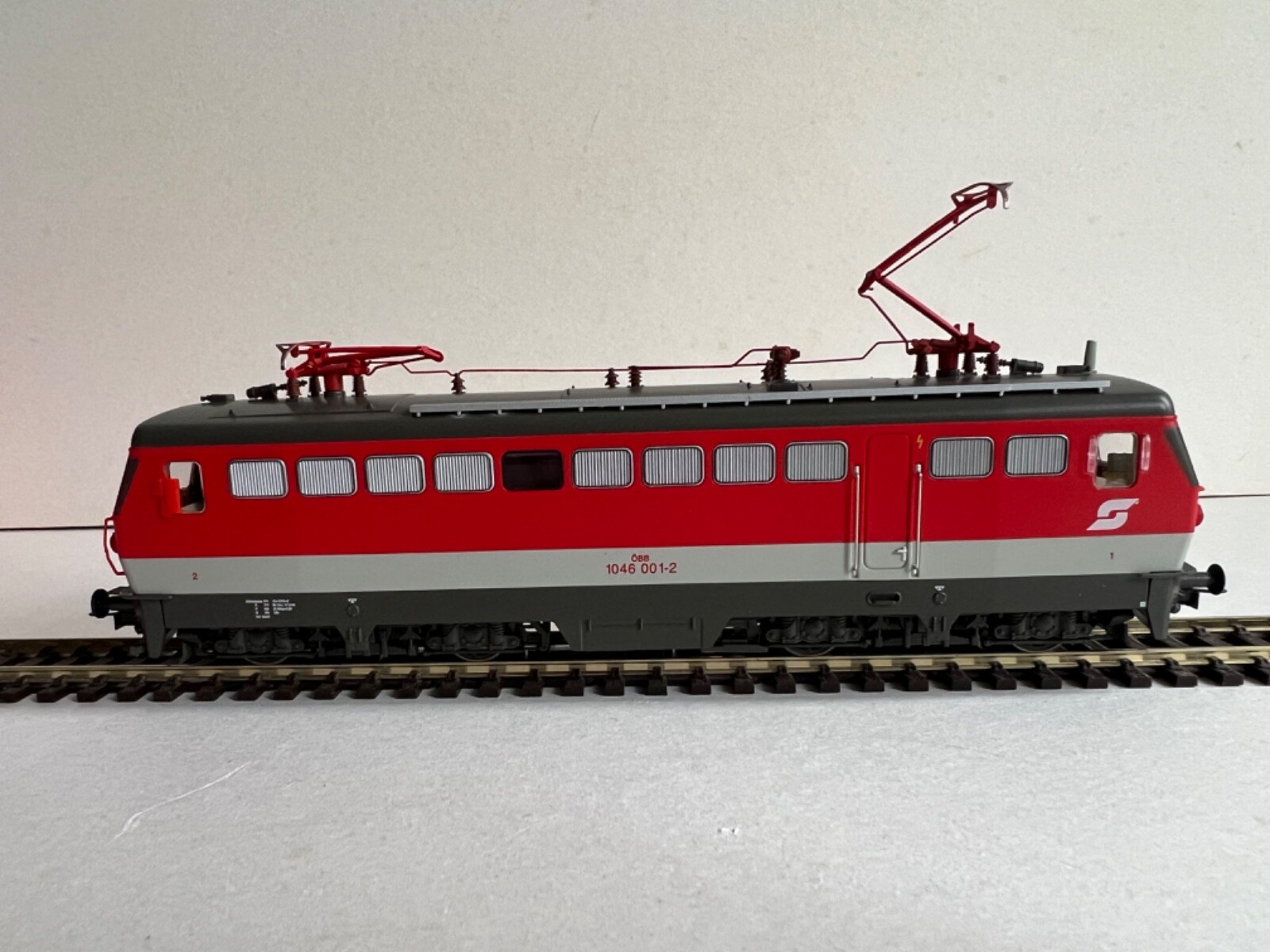 Rivarossi HR2854 HO Gauge OBB Class 1046 Electric Locomotive - Epoch IV ...