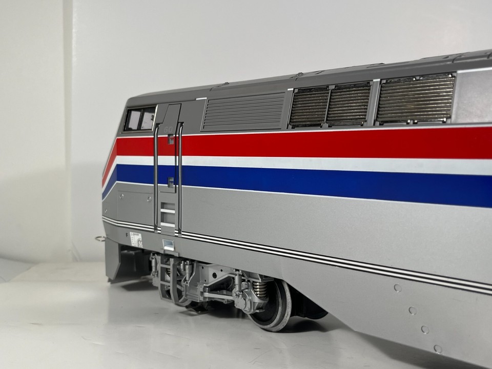 Used LGB Amtrak #60 (Phase III) P42 Genesis Diesel Engine 20490 Works ...