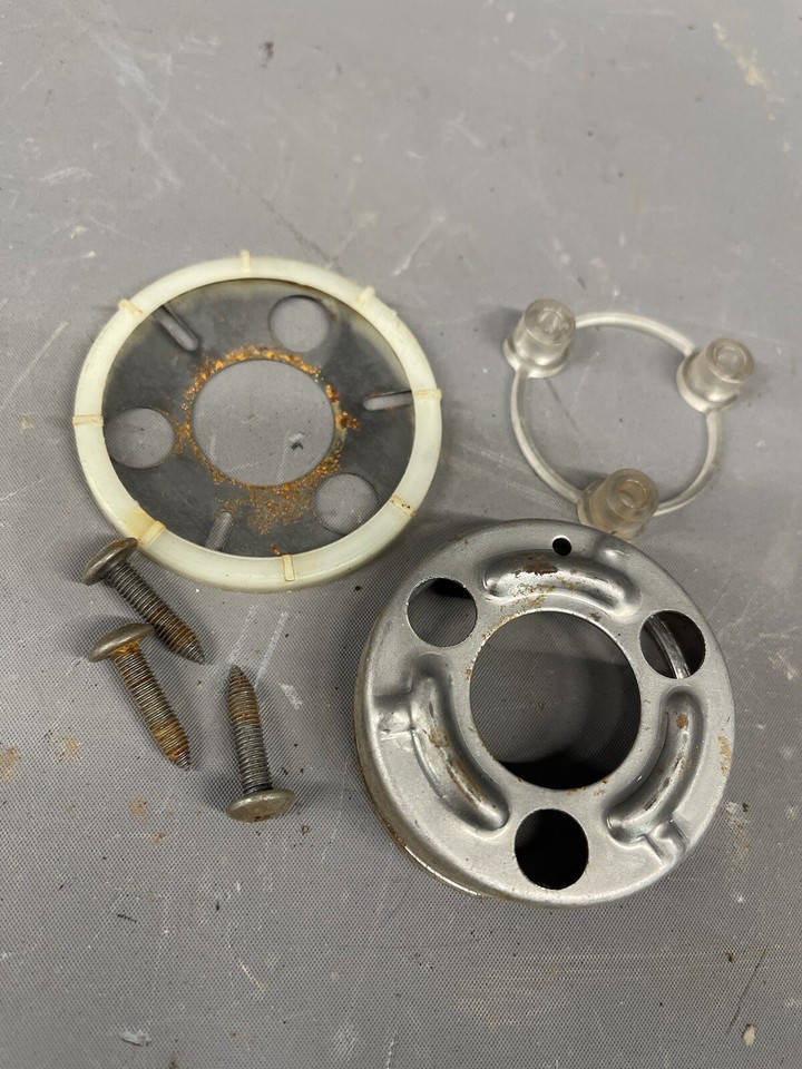 1970-1981 Chevy Camaro Chevelle Nova Impala Steering Wheel Horn Button ...