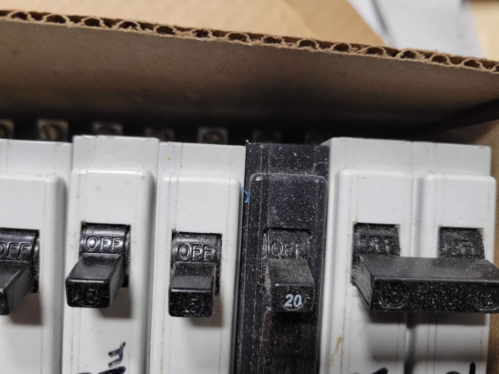 QBH Commander/CEB/SYLVANIA Bolt-On Circuit Breaker 15A/20A/40A/100A | eBay