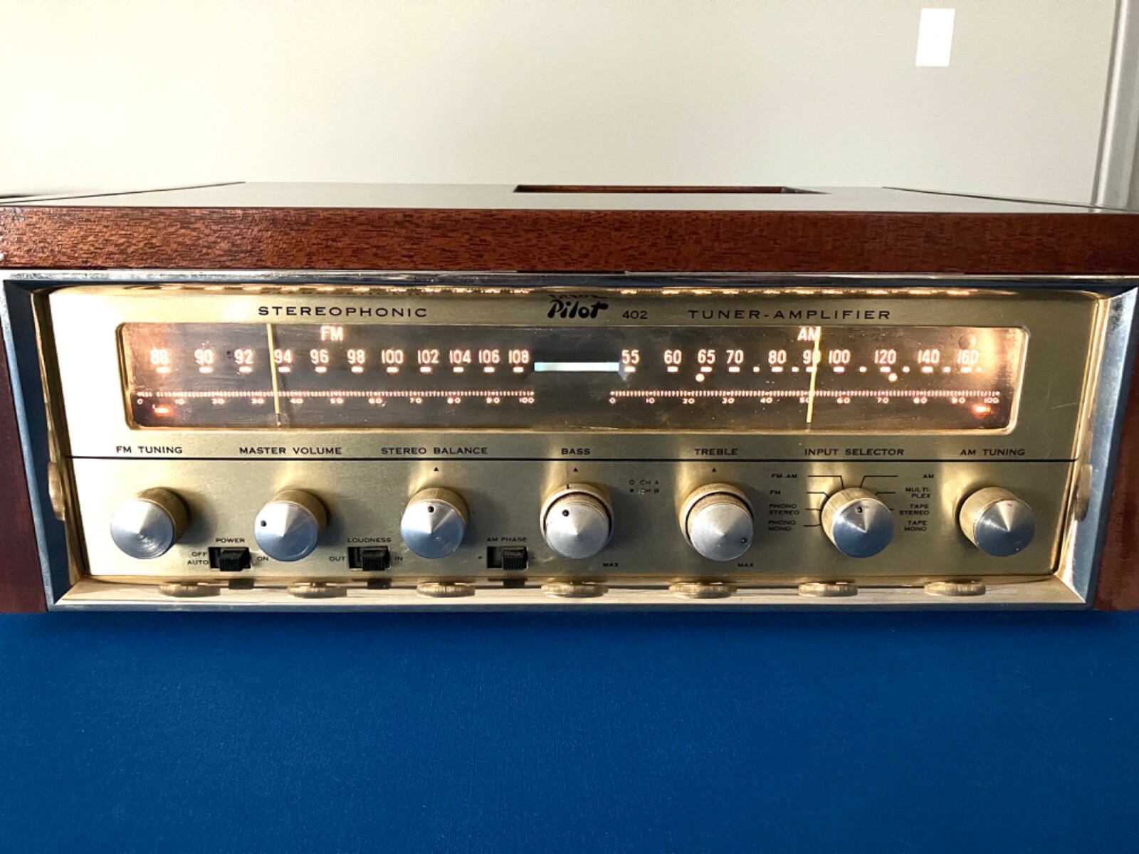 review33 - 影音天地: Fisher and Pilot 古董同好會 ~ Vintage Amplifiers