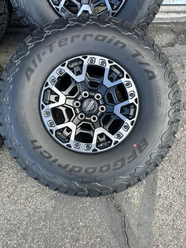 NEW Ford Raptor R 37” beadlock OEM factory wheels Tires f150 2024 2025 ...