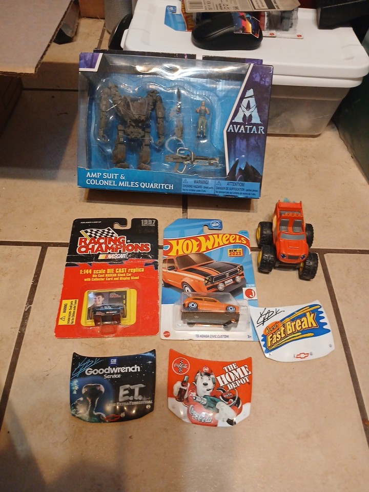 Junk Drawer Action Figures, Hot Wheels, Ear Phones, And Other Stuff Lot ...