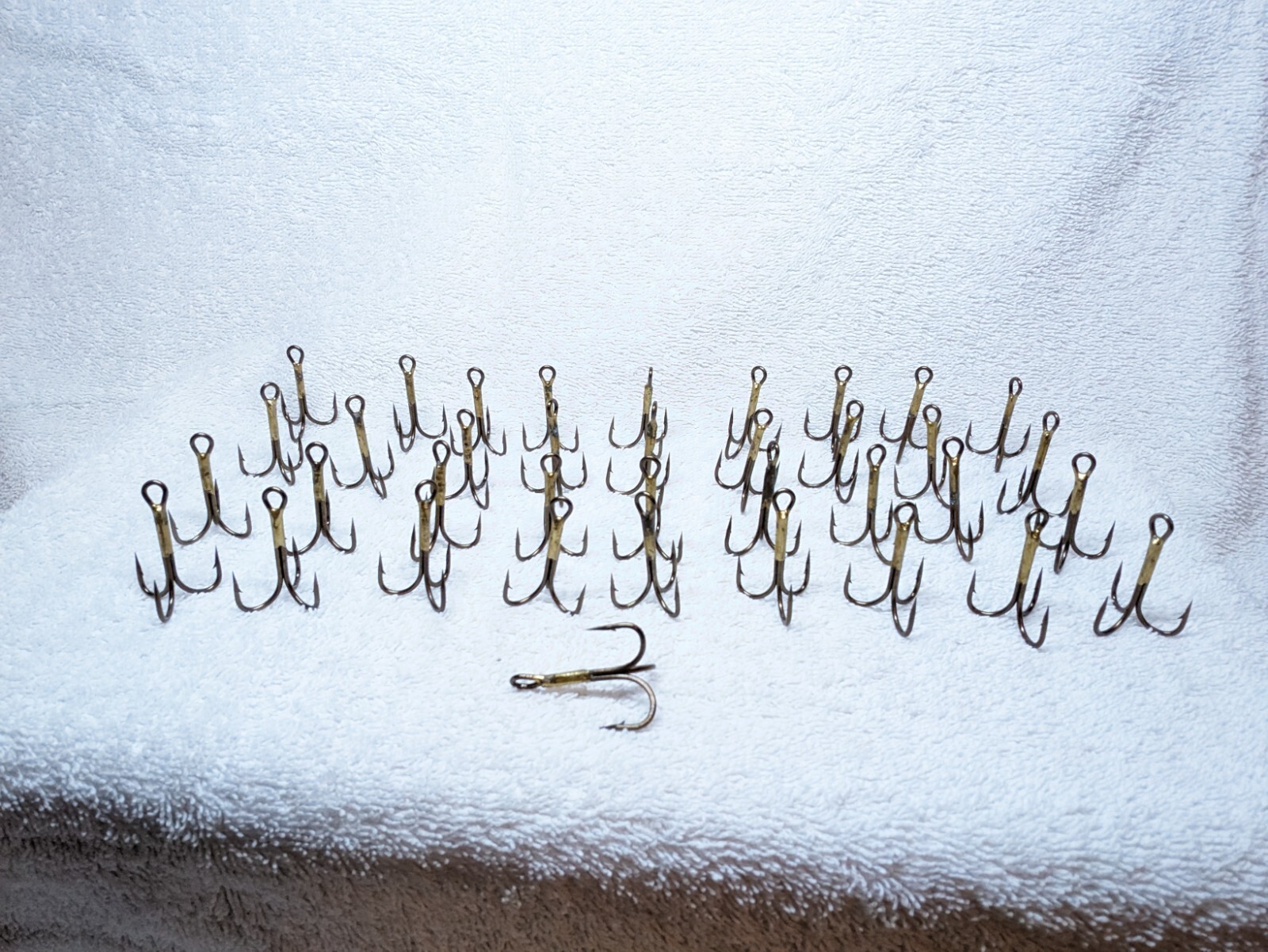 Treble Fish Hooks Bronze Treble 1 - 1/4 Inch Sturdy 37 Pieces Ships ...