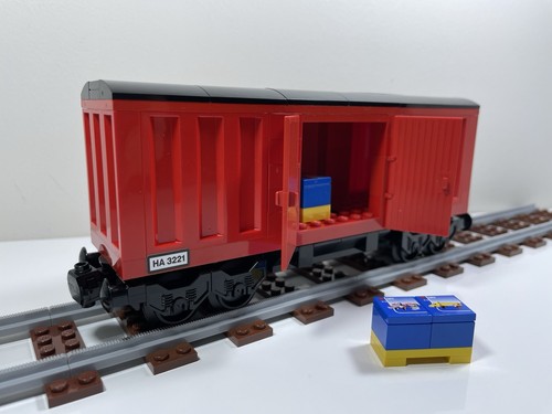 LEGO MOC Train Carriage Red Box Car & Cargo 12V 9V Town City Trains | eBay