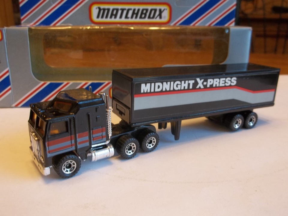 Matchbox Convoy CY9 - Kenworth COE - Midnight X-Press - Mint in Wrong ...