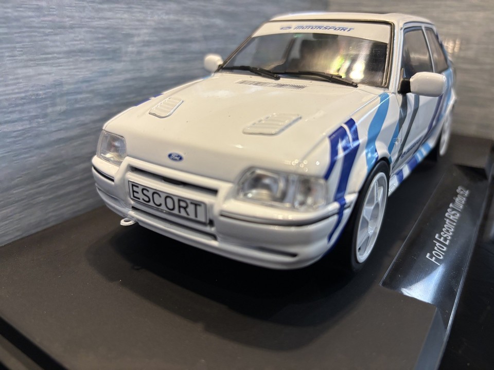 MCG Ford Escort MK IV RS Turbo S2 White tiger stripes 1990 1:18 Model ...