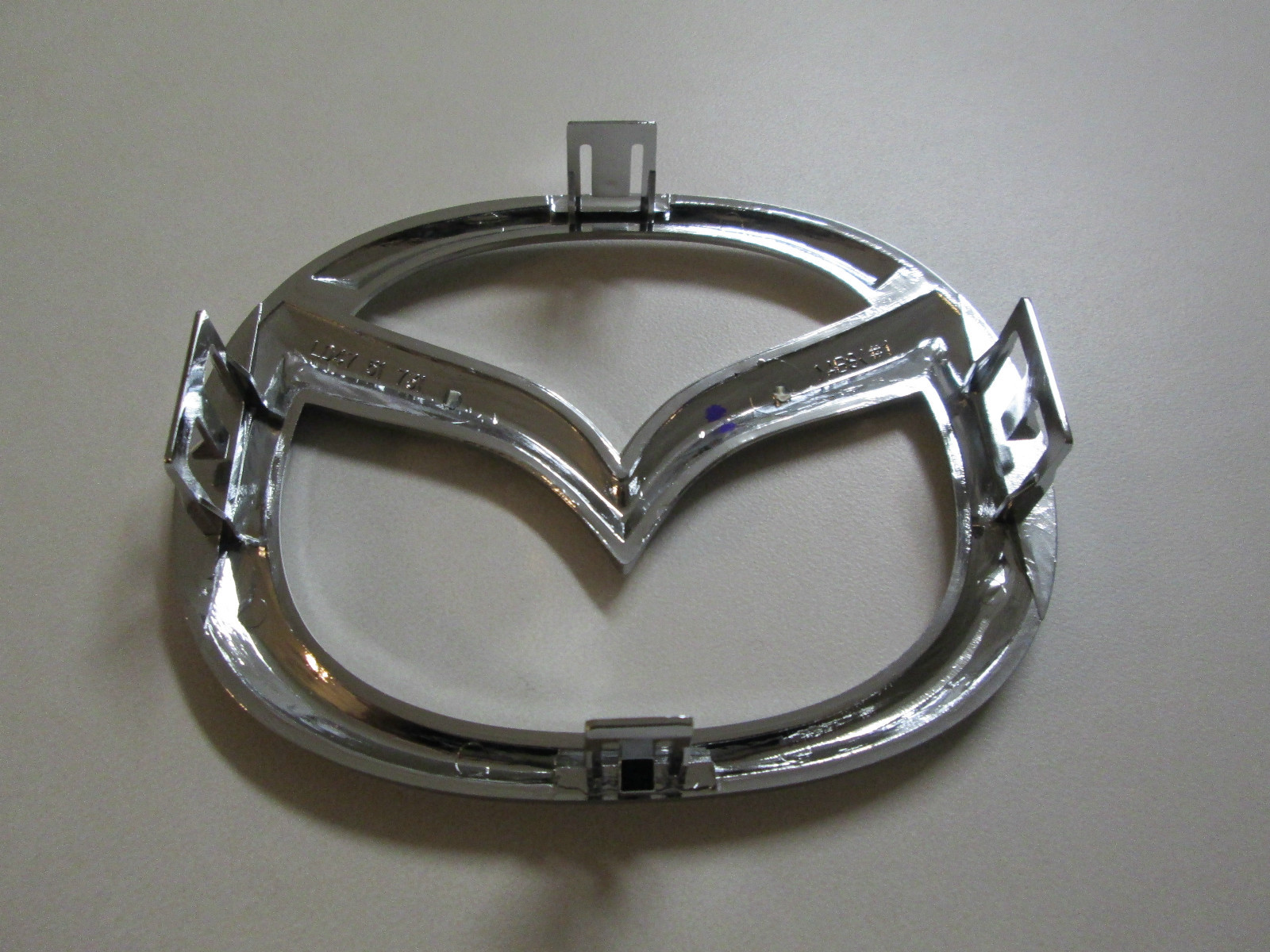 2004-2006 MAZDA 3 2003-2005 MAZDA 6 GRILLE EMBLEM LD47-51-731 | eBay