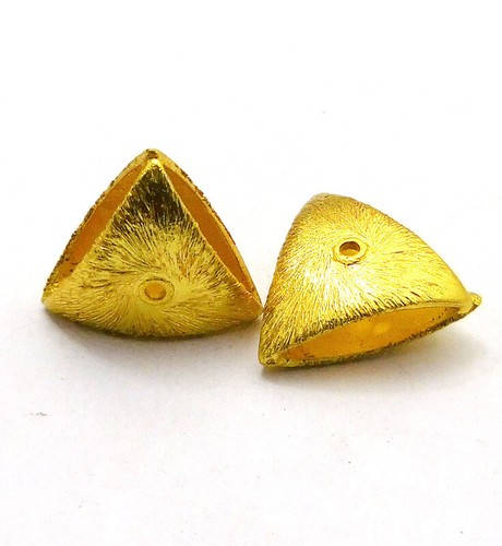 20 PCS 17X7MM TRIANGLE SPACER BRUSHED BEAD 18K GOLD PLATED 143 | eBay ...
