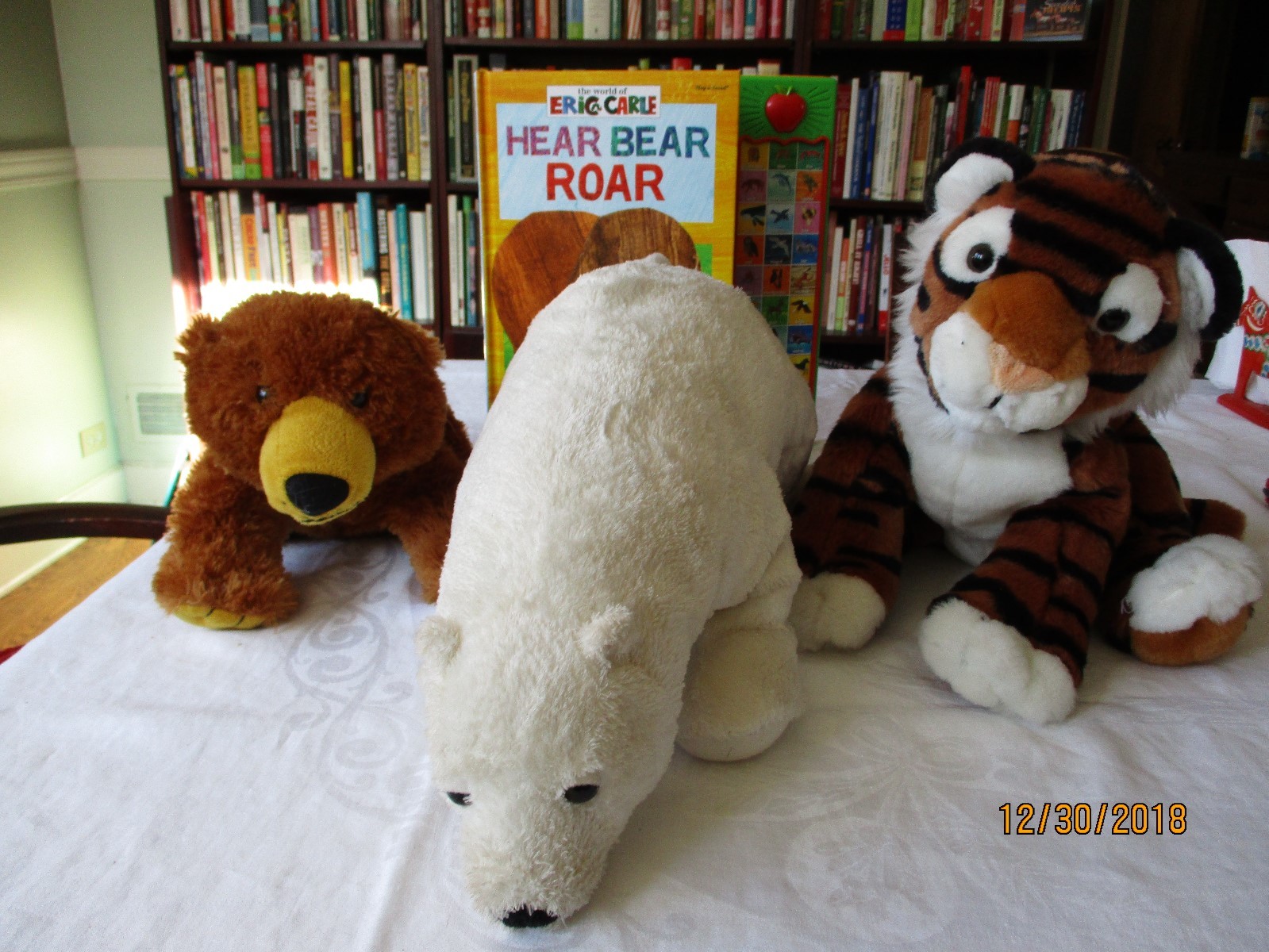 The World of Eric Carle Hear Bear Roar [The World of Eric Carle: Play-a ...