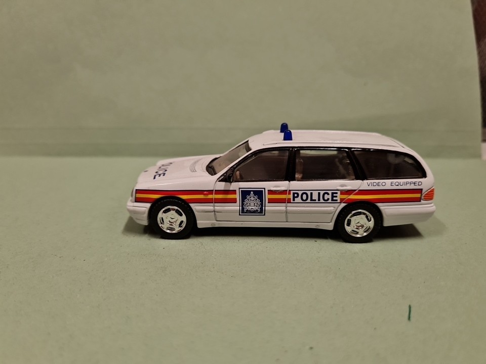 HONGWELL MERCEDES 300 D BREAK LONDON METROPOLITAN POLICE SCALA 1:43 | eBay