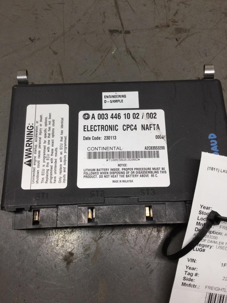 Freightliner CASCADIA ECU Electronic Cpc4 NAFTA P/n a 003 446 10 02 / ...