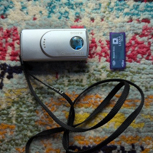 Sony Cyber-shot DSC-U30 2.0MP Digital Camera Powers On For Parts Memory ...