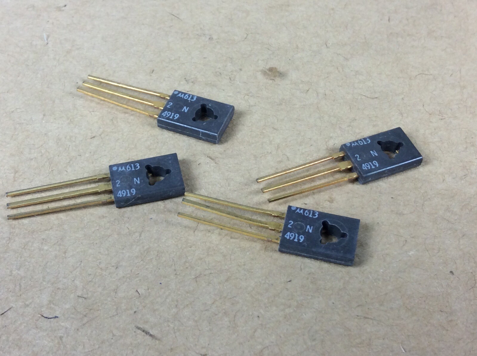 Lot Of (4) 2N4919 PNP Bipolar Transistor Silicone NOS Original 😁 New | eBay