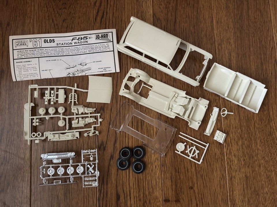 Jo-han 1961 Oldsmobile F-85 Station Wagon Car 1/25 scale Model Kit C ...