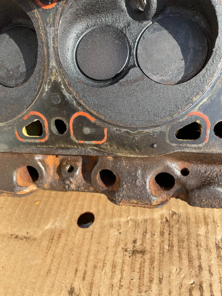 1987-1995 Ford SBF 5.0 302 HO E6SE Cast Iron Cylinder Heads OEM KIDNEY ...