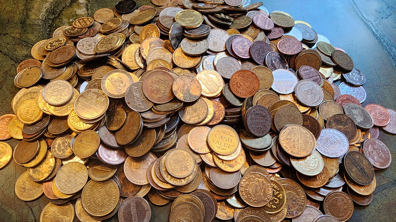 Mixed Lot Gaming Arcade Tokens 10 LBS UNSEARCHED Brass & Mixed Metals ...