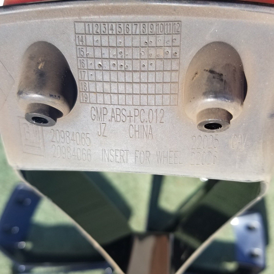 Factory Escalade Tahoe 22 inch Wheel Inserts GM OEM Black 5661 20984065 ...