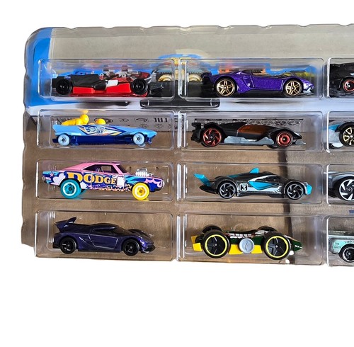 Incomplete Hot Wheels 20-Pack of 1:64 Scale Toy Sports & Race Cars Open ...