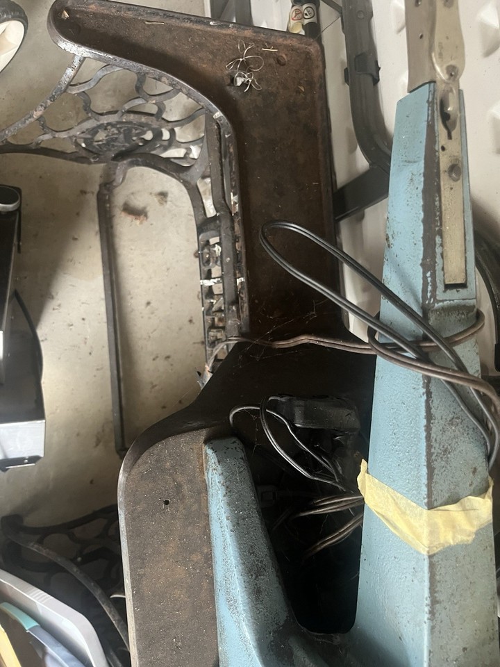 Singer Leather patcher / cobbler sewing machine 29K boot & shoe patcher ...