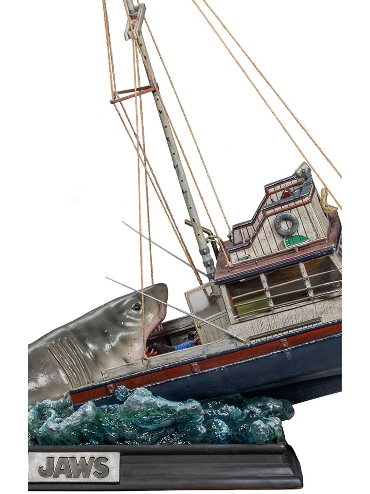 JAWS statue from Iron Studios - Sculpture. You’re gonna need a bigger ...