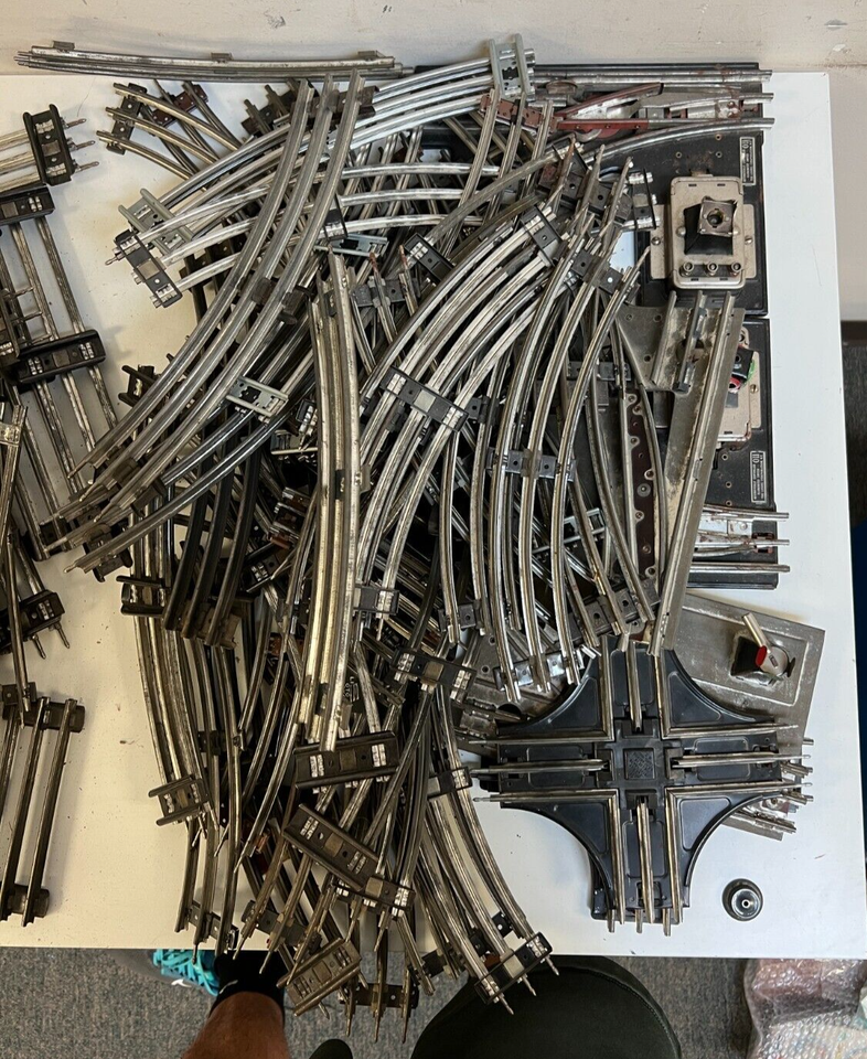 Large lot of 100+ Curved & Straight O / O27 Gauge Lionel / Marx ETC ...