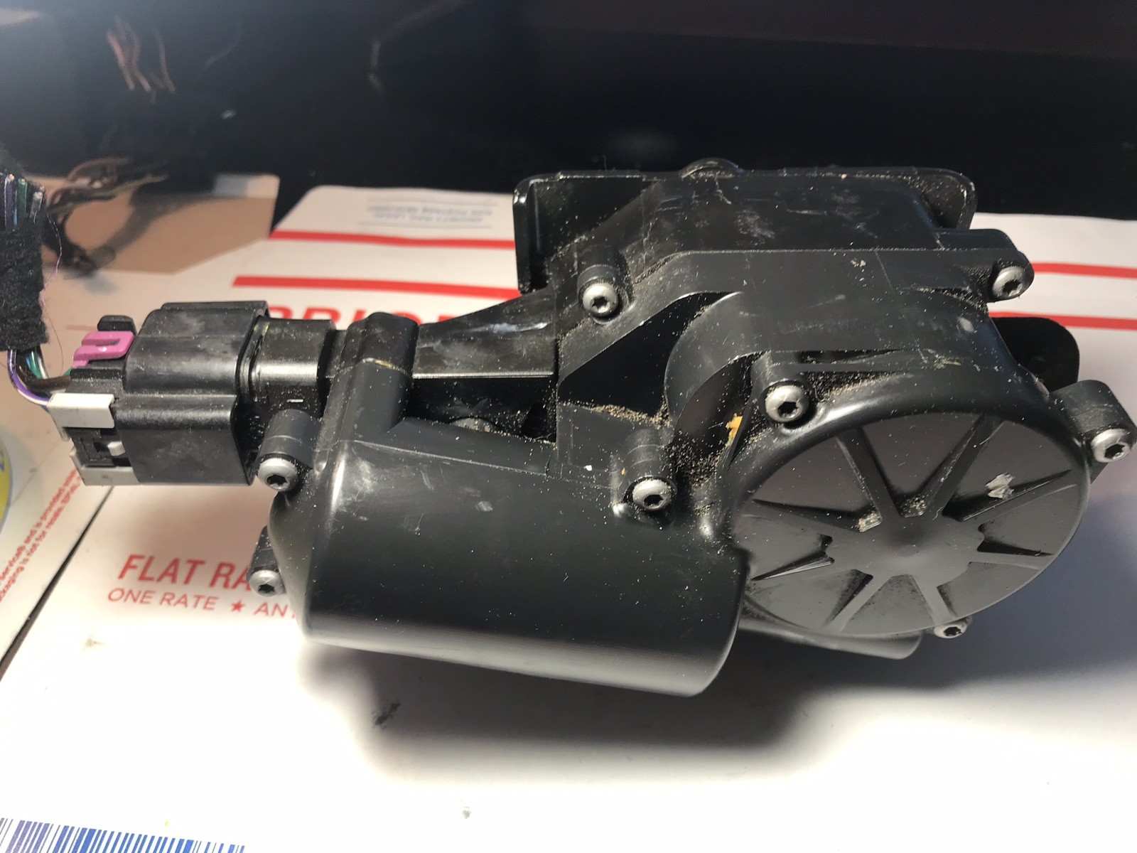 2006-14 CADILLAC SRX REAR LIFTGATE LOCK LATCH ACTUATOR 13502698/ ...