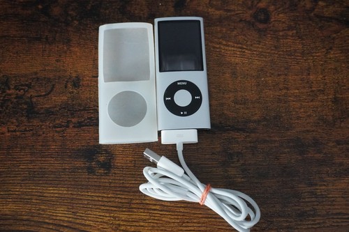 Apple iPod Nano 4th Generation A1285 Silver 8GB Music Player Tested ...