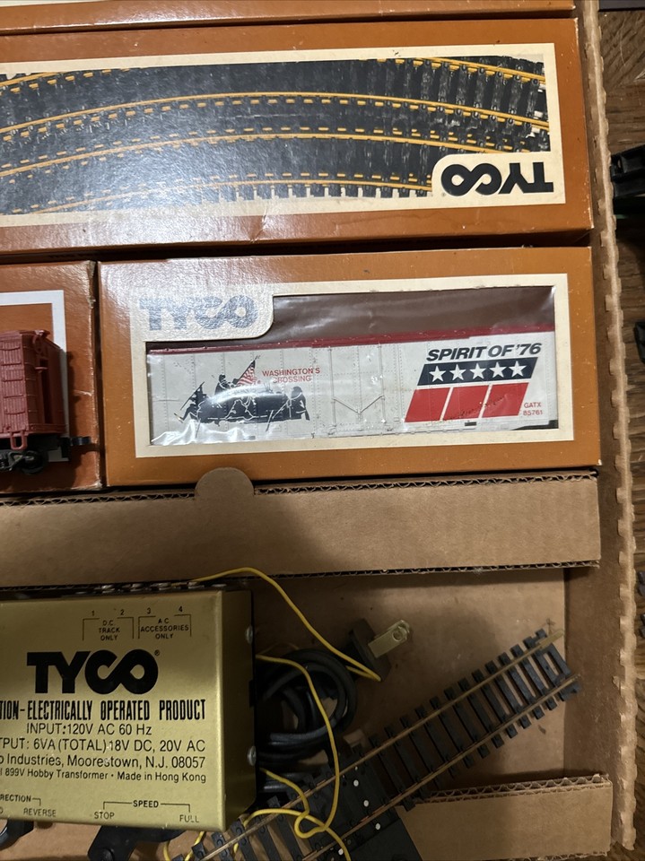 Vintage Tyco train Lot. Carts,Tracks, And accessories.(Lot Has not been ...