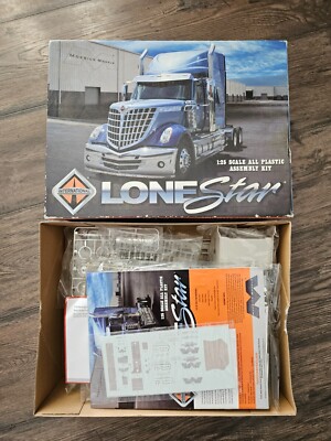 Moebius Models 1/25 International LoneStar Semi Truck Model Kit #1300 ...