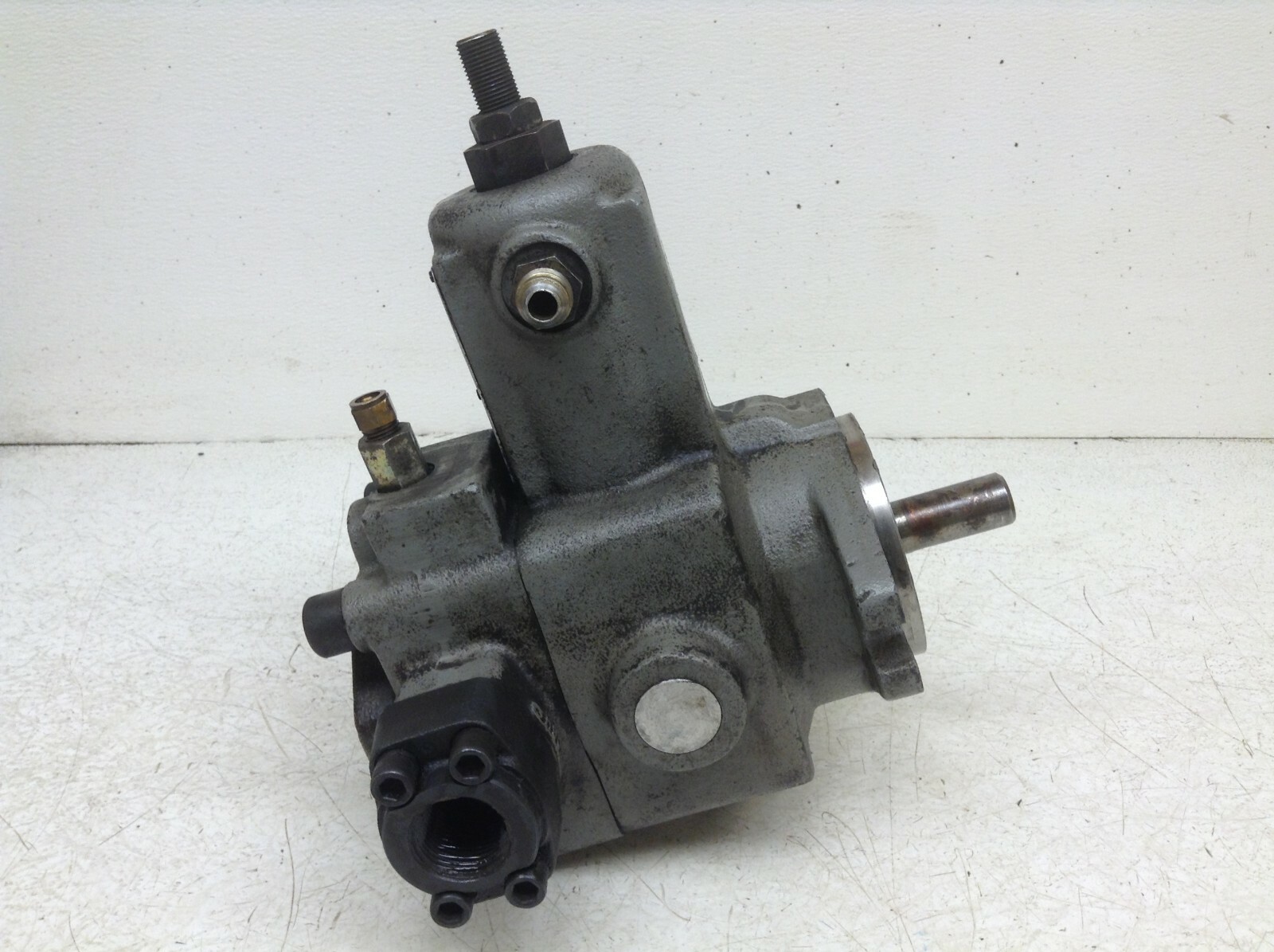Continental Hydraulics PVR15-15B15-RF-0-5-F Hydraulic Pump 1800 RPM 39. ...