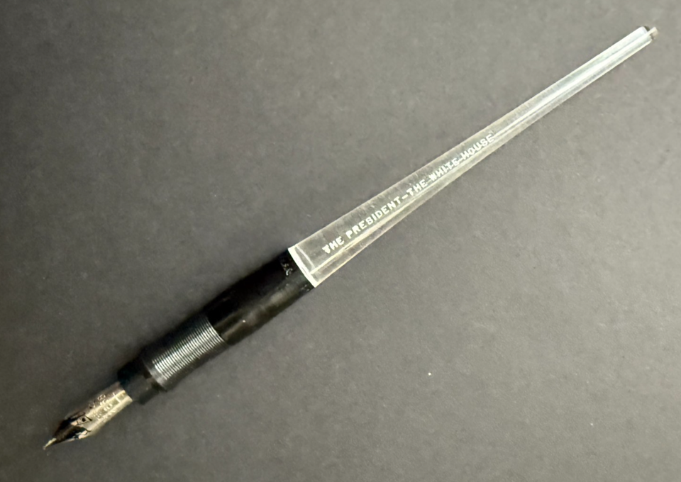 JOHN F KENNEDY - PRESIDENTIAL BILL SIGNING PEN USED BY JFK - WHITE ...