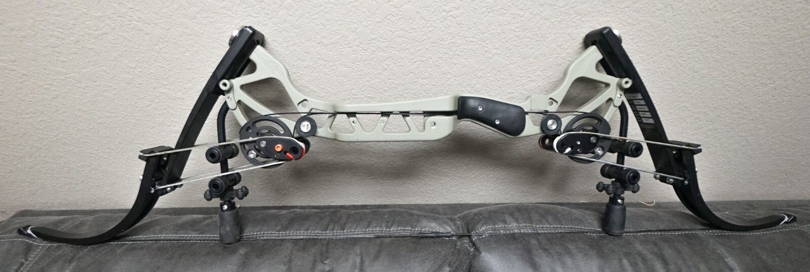 Oneida Eagle Phoenix [PHX-S] RH Compound Bow 25.5-27.5" Draw 30-50lbs ...