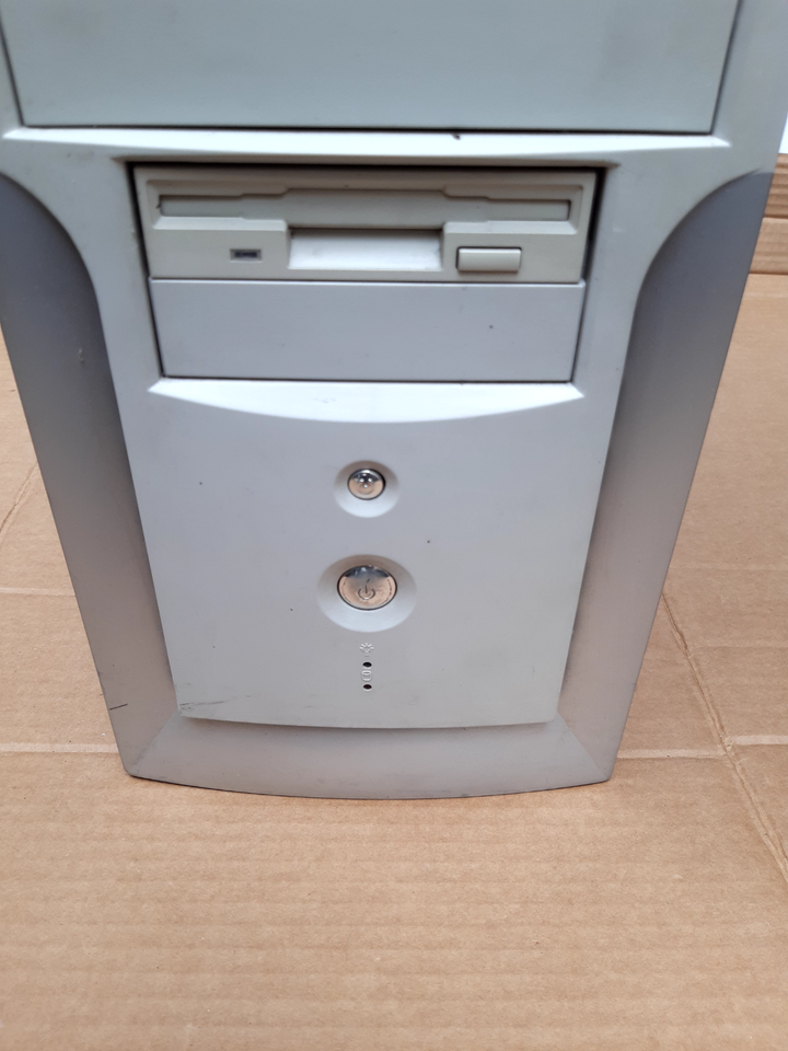 VINTAGE Mid Tower BEIGE RETRO PC CASE, 320W PSU, Floppy Windows 2000 ...