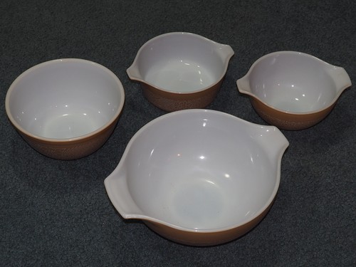 Vintage Pyrex Mixing Bowls Set of Four | eBay