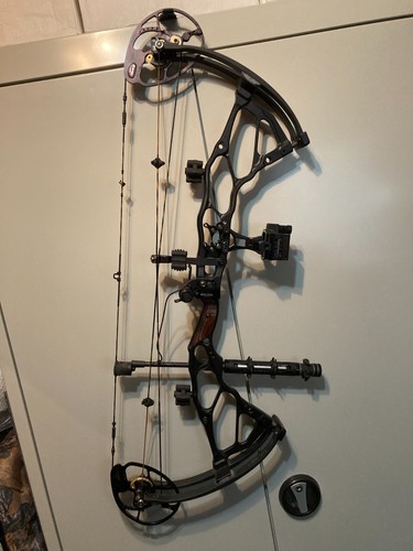 Bowtech BT-X 28 Bow, RH, 70 LBS DW, 25.5-28" DL, 31" ATA, 4.2 LBS 333 FPS. Black | eBay