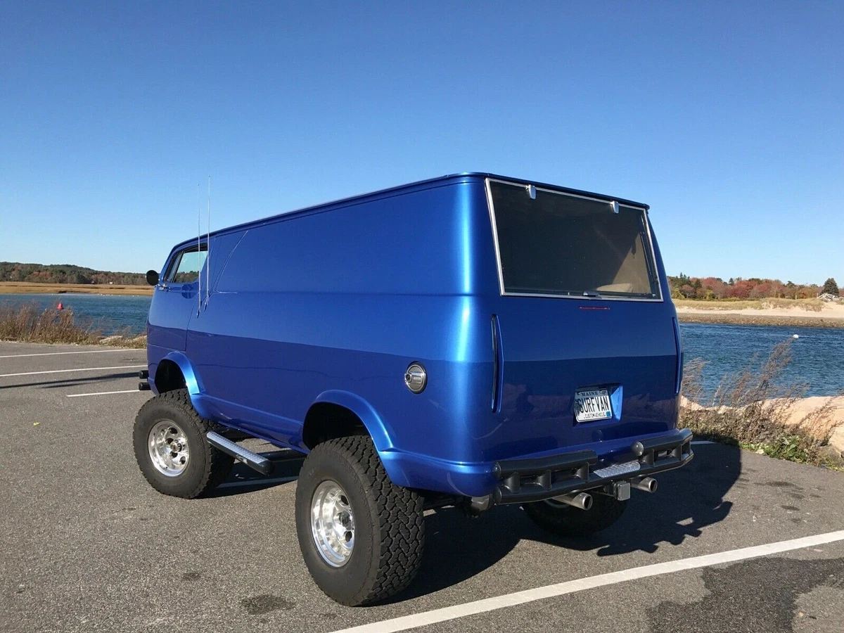 The Coolest 4x4 Surf Van You've Ever Seen